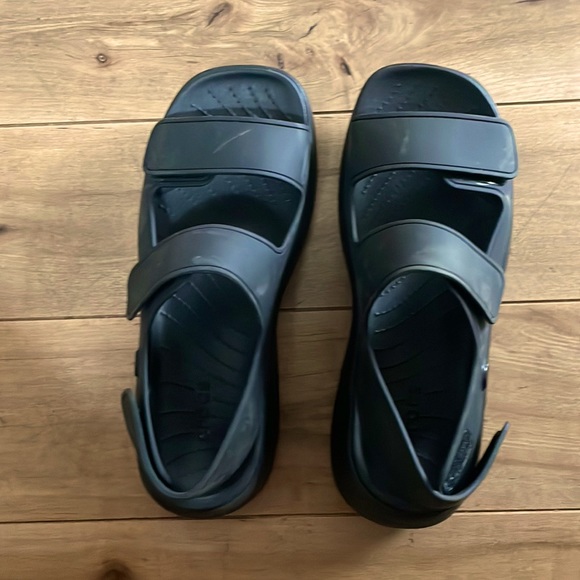 CROCS | Shoes | Crocs Skyline Sandal Size 7 Broken Velcro On Right Side ...